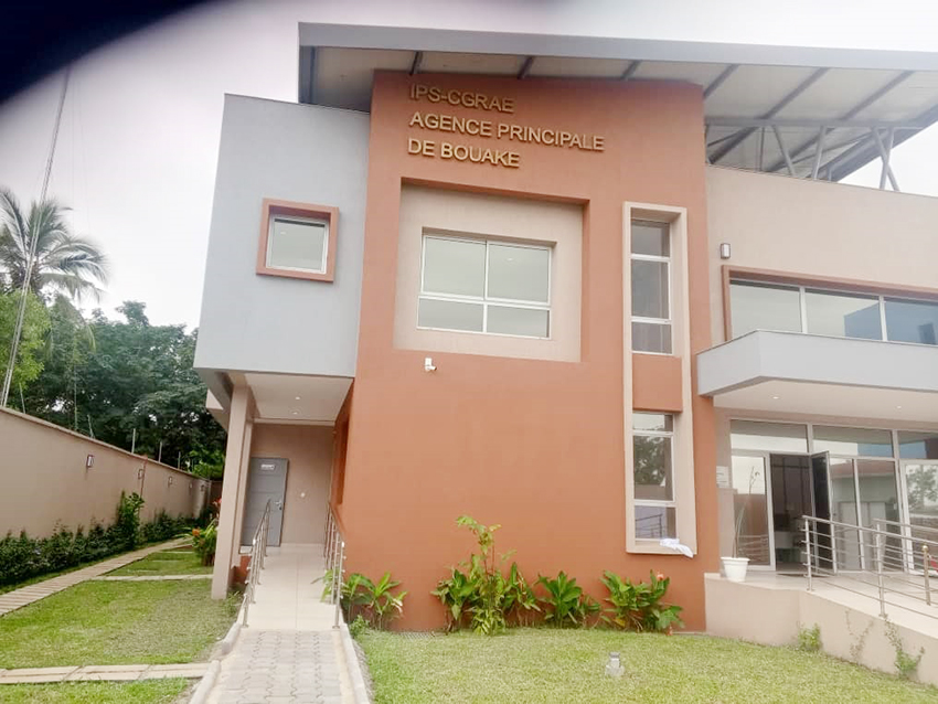 Sécurité sociale/ Le premier ministre Robert Beugré Mambé inaugure la ...
